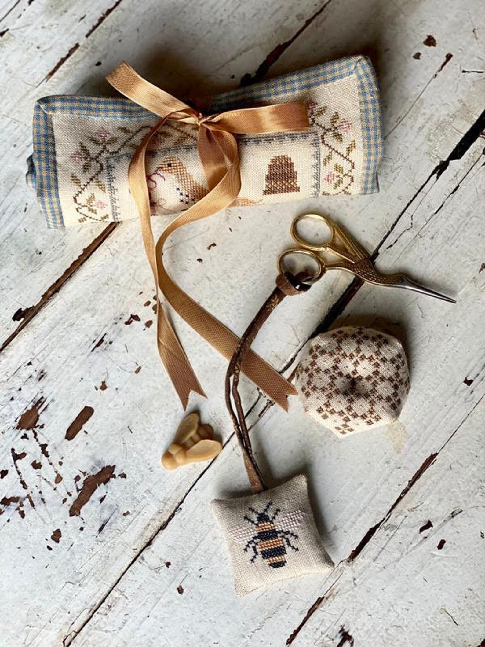 BEES & BIRDS Sewing Roll / Stacy Nash Primitives / Cross Stitch Chart / Pattern Only - Etsy