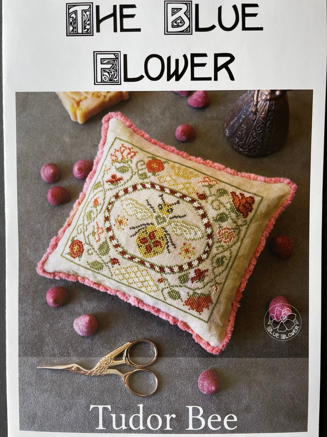 TUDOR Bee by Blueflower Stitching / Cross Stitch Chart / - Etsy