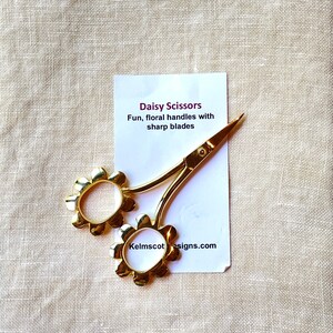 Kelmscott Designs / DAISY / Scissors W Color Options / Embroidery / Cross Stitch / A Pair for ...