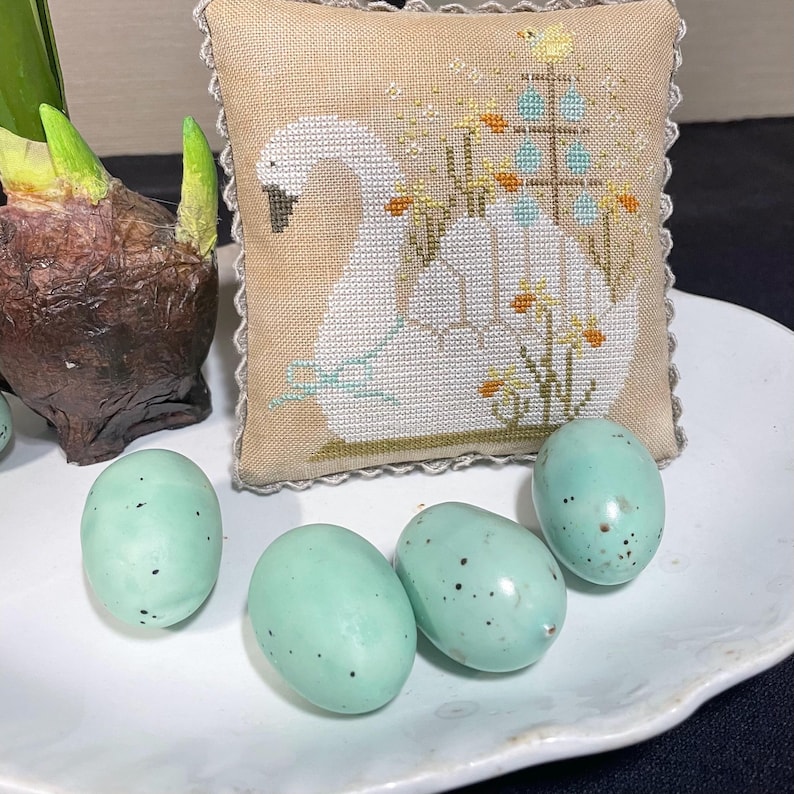 SPRING SWAN / With Thy Needle and Thread/ Brenda Gervais/ Cross Stitch ...