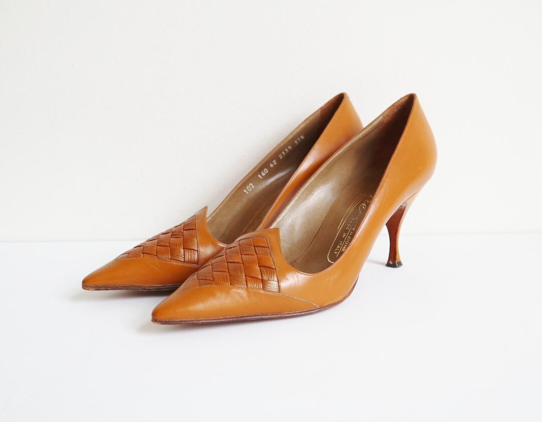 Curry Colored 60s Pointed Shoes With Braided Front Top // Design by ...