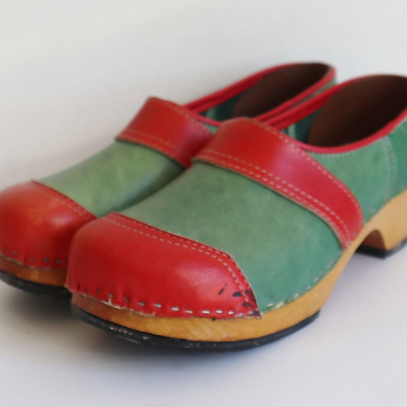 Red Clogs - Etsy