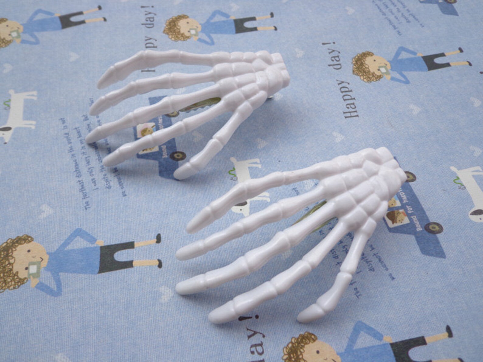 SALE50 White Skeleton Hand Hair Clips - Etsy