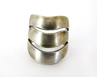 Avant Garde Ring | Etsy