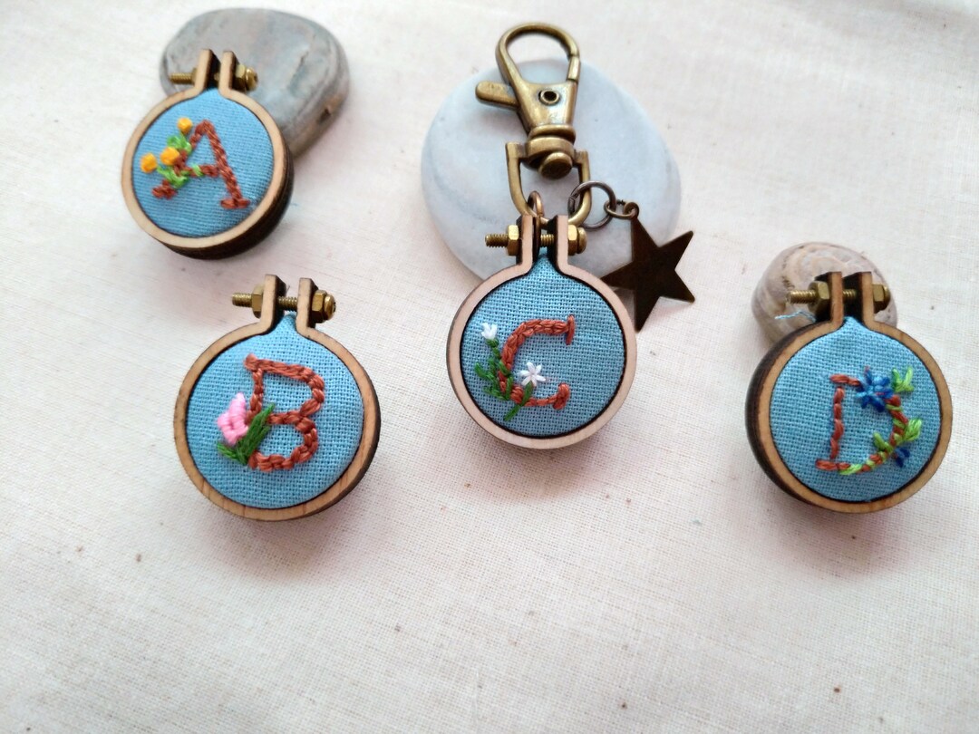 Mini Embroidery Hoop Keychain, Handmade Keychain, Gift, Floral ...