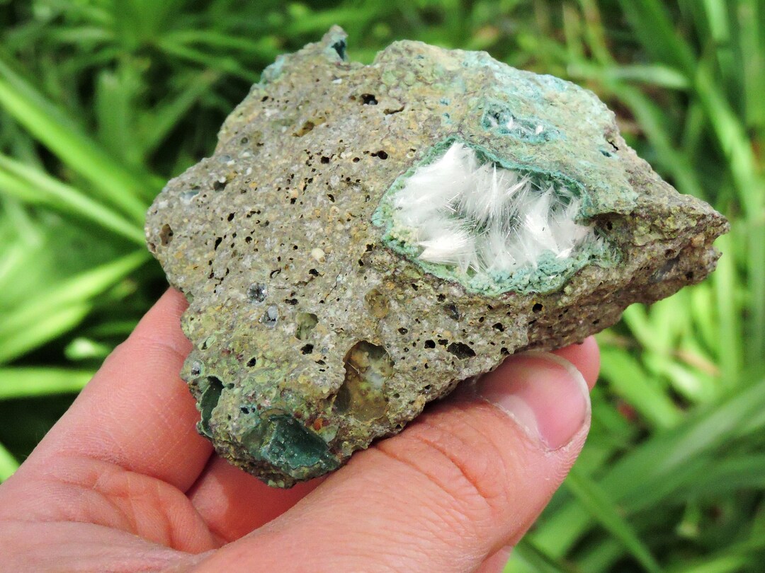 Mordenite Zeolite on Basalt – Japan | Fibrous White Crystal Cabinet ...