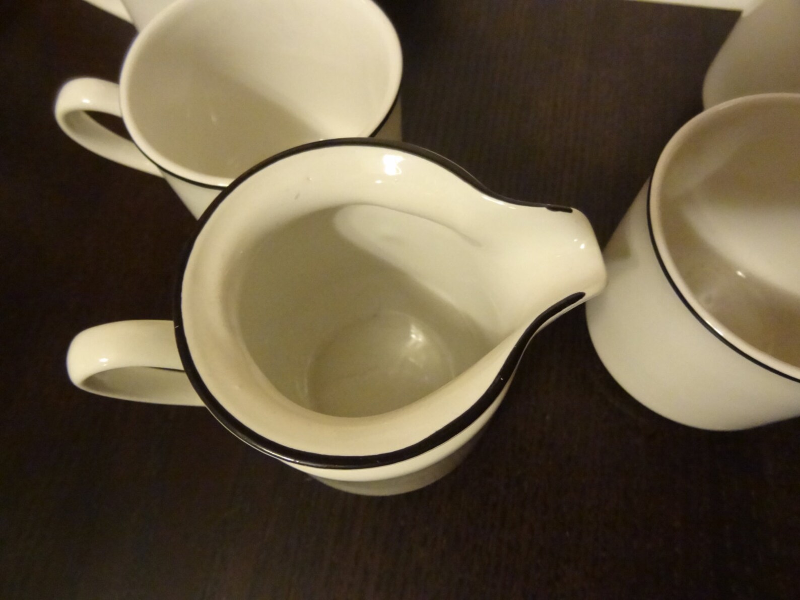 Vintage Farmhouse Style Ming Pao White With Black Rim Restaurant-ware ...