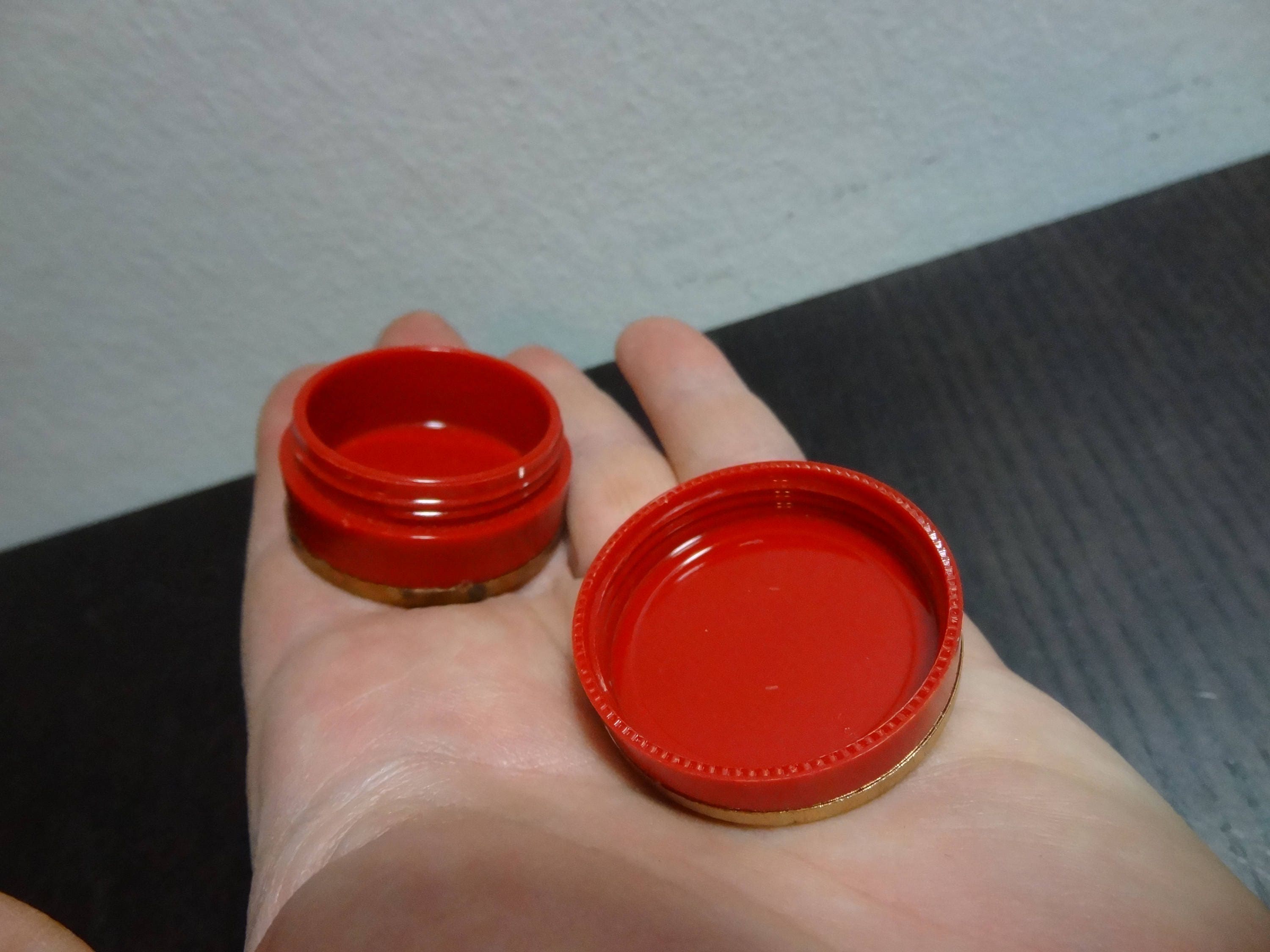Vintage Small Round Red Plastic Perfume Box/Pill Box/Ring Box | Etsy