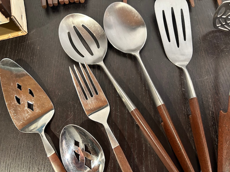 Ekco Eterna Canoe Stainless Steel and Faux Rosewood/composite Flatware ...
