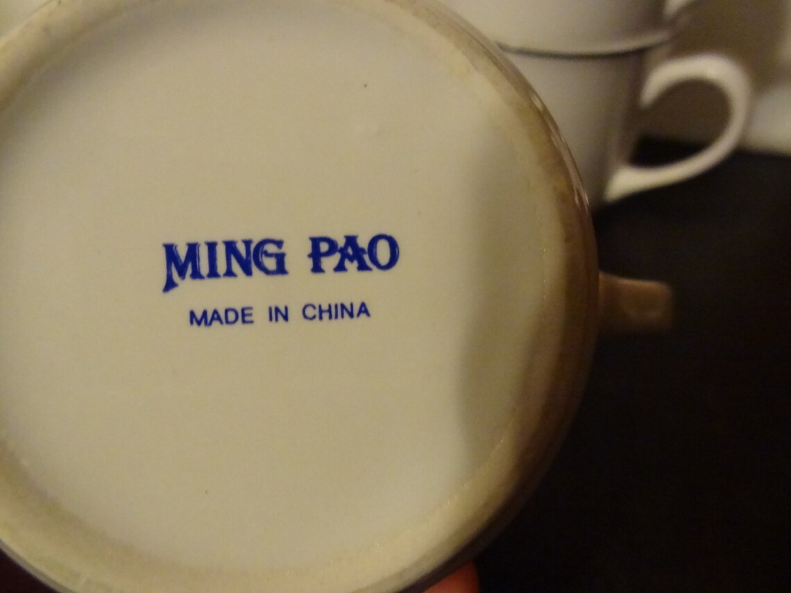 Vintage Farmhouse Style Ming Pao White With Black Rim Restaurant-ware ...