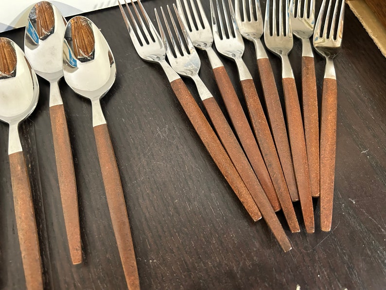 Ekco Eterna Canoe Stainless Steel and Faux Rosewood/composite Flatware ...