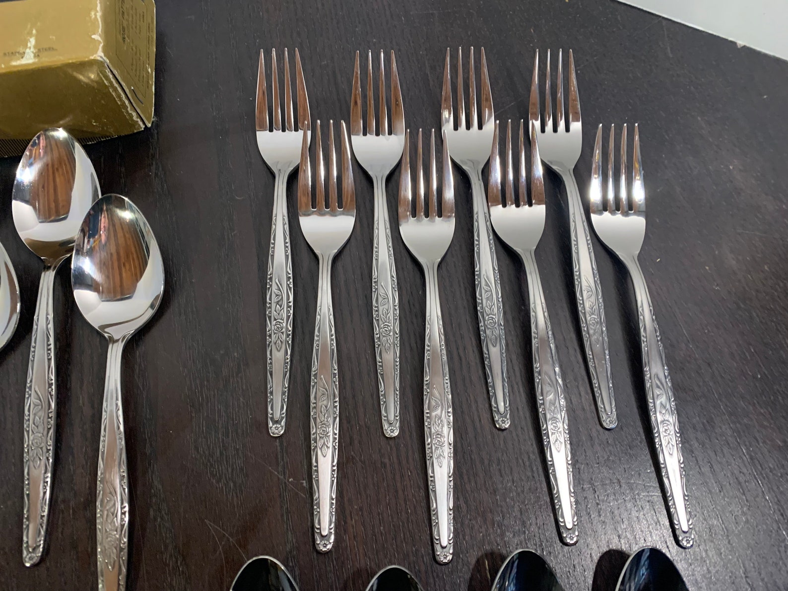 Interpur INR3 Single Rose Stainless Steel Flatware - Service for 8 Plus ...