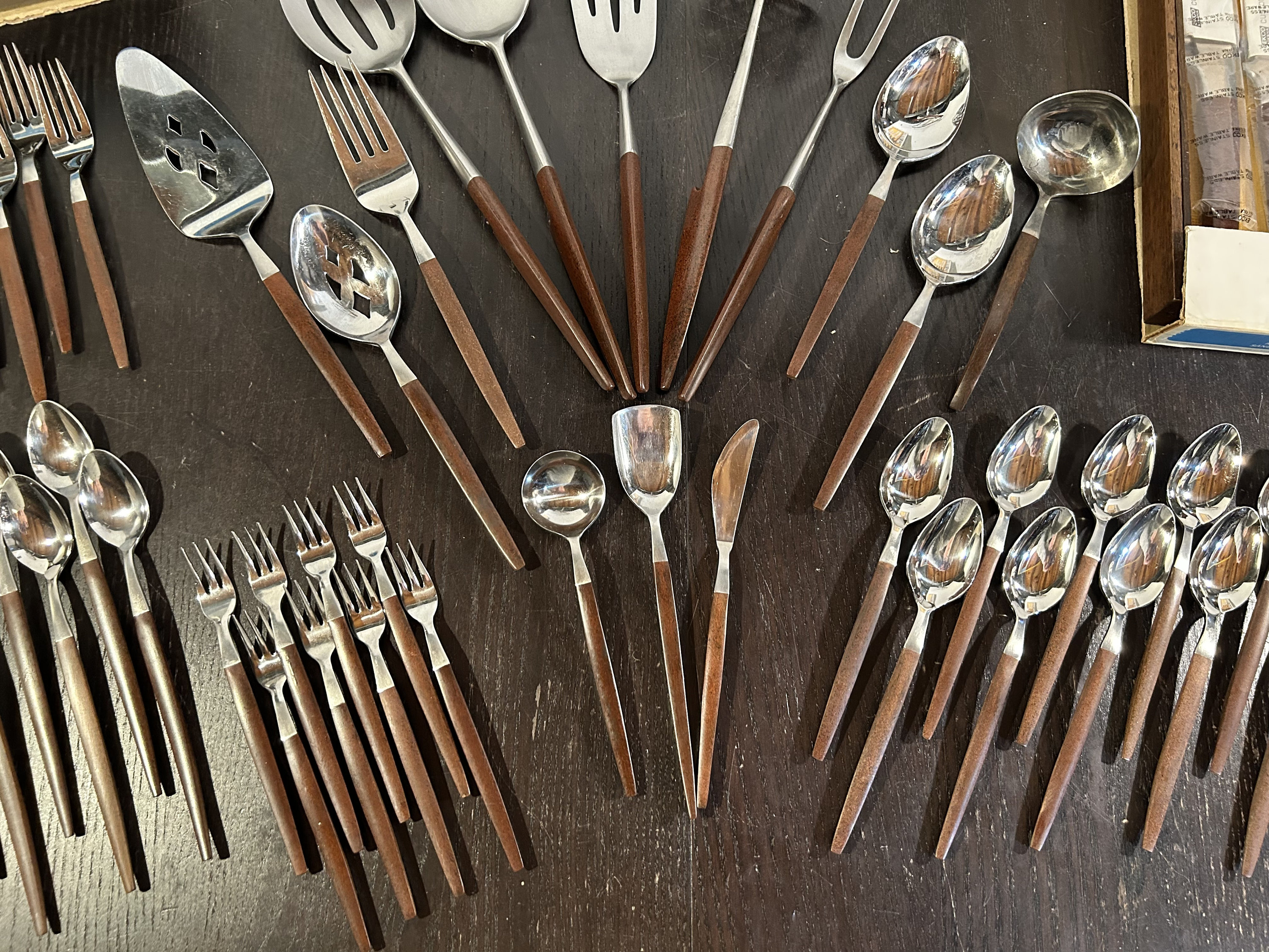 Ekco Eterna Canoe Stainless Steel and Faux Rosewood/composite Flatware ...