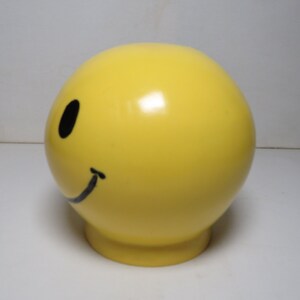 Classic Vintage Smiley Face Bank Plastic Makes You Smile While Keeping ...