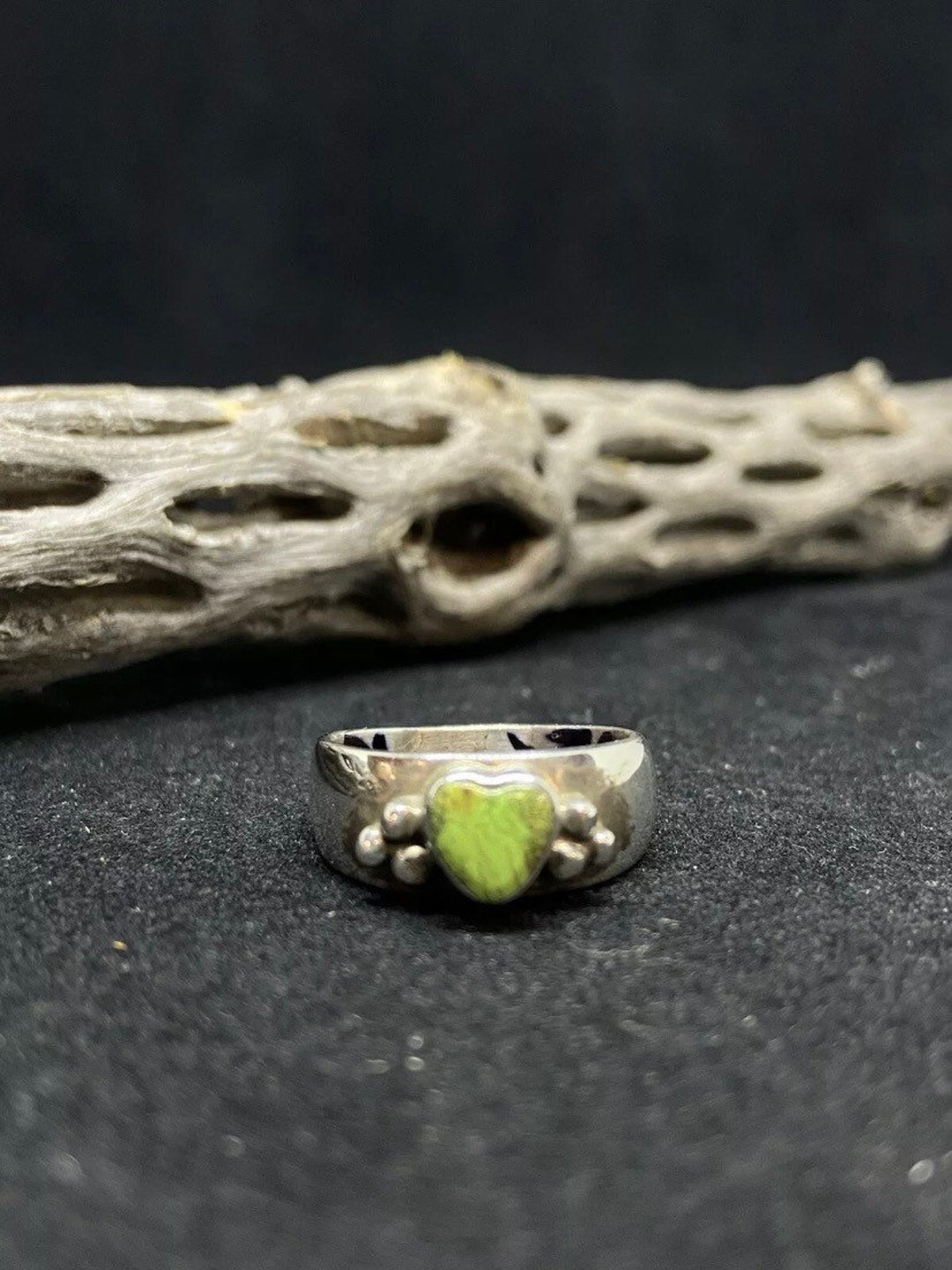 Handmade Native American Navajo Gaspeite Sterling Silver Heart Ring ...