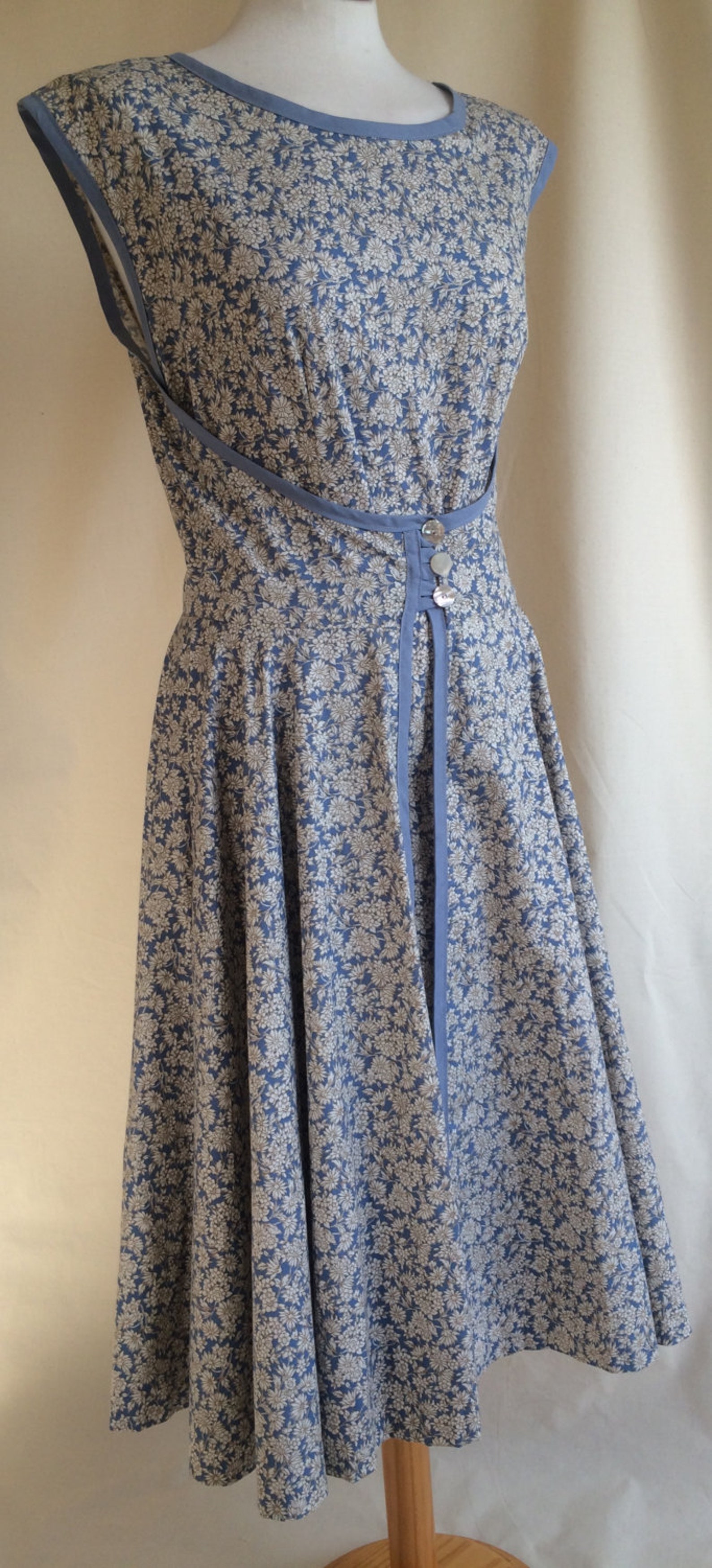 The Sewing Bee ' Walkaway Dress' Paper Pattern. Retro - Etsy UK