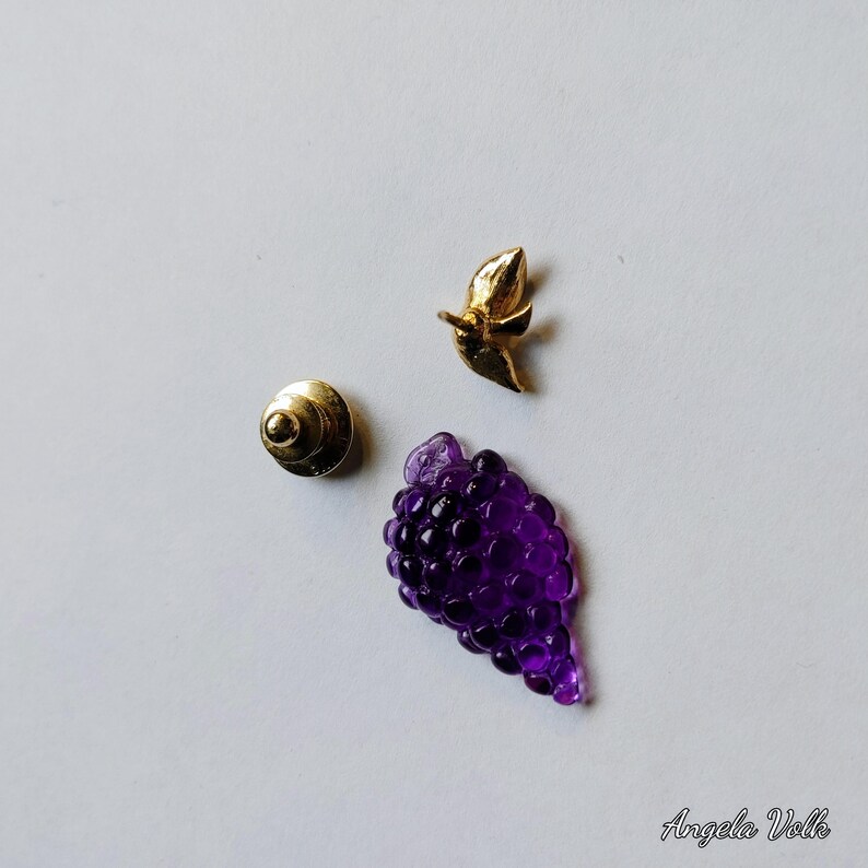 Vintage Signed AVON Purple Grape Brooch Pin, Translucent Lucite Fruit ...