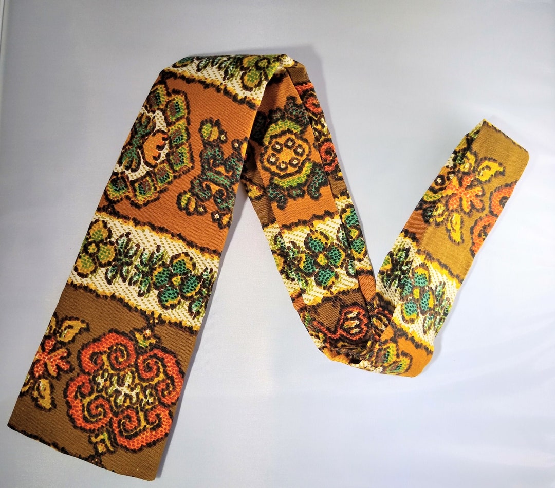 May Co Vintage Rooster Tie, Square Bottom. - Etsy
