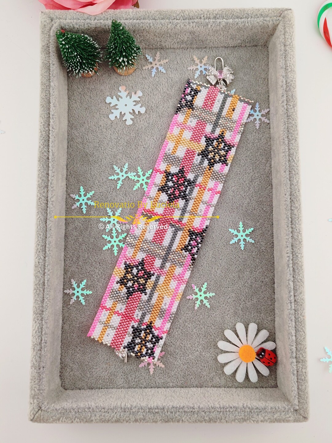 Pink for Christmas Peyote Pattern- Odd Count | Peyoted Pattern | Peyote ...