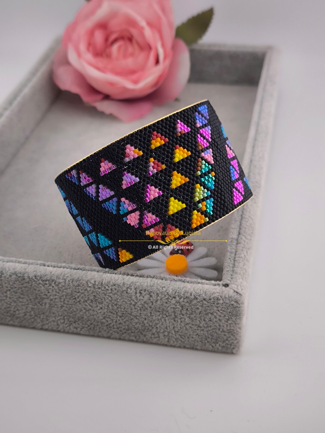 Behind the Triangles Peyote Pattern- Odd Count | Seed Bead Pattern ...