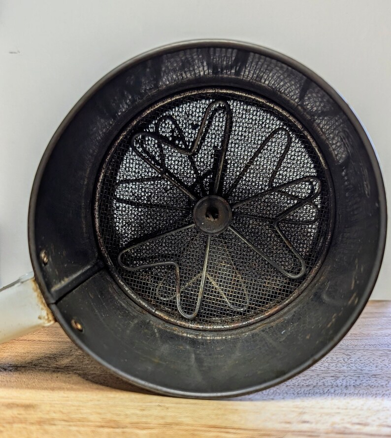 Vintage Flour Sifter, Atomic Red Star Starburst by Androck, Mid Century ...