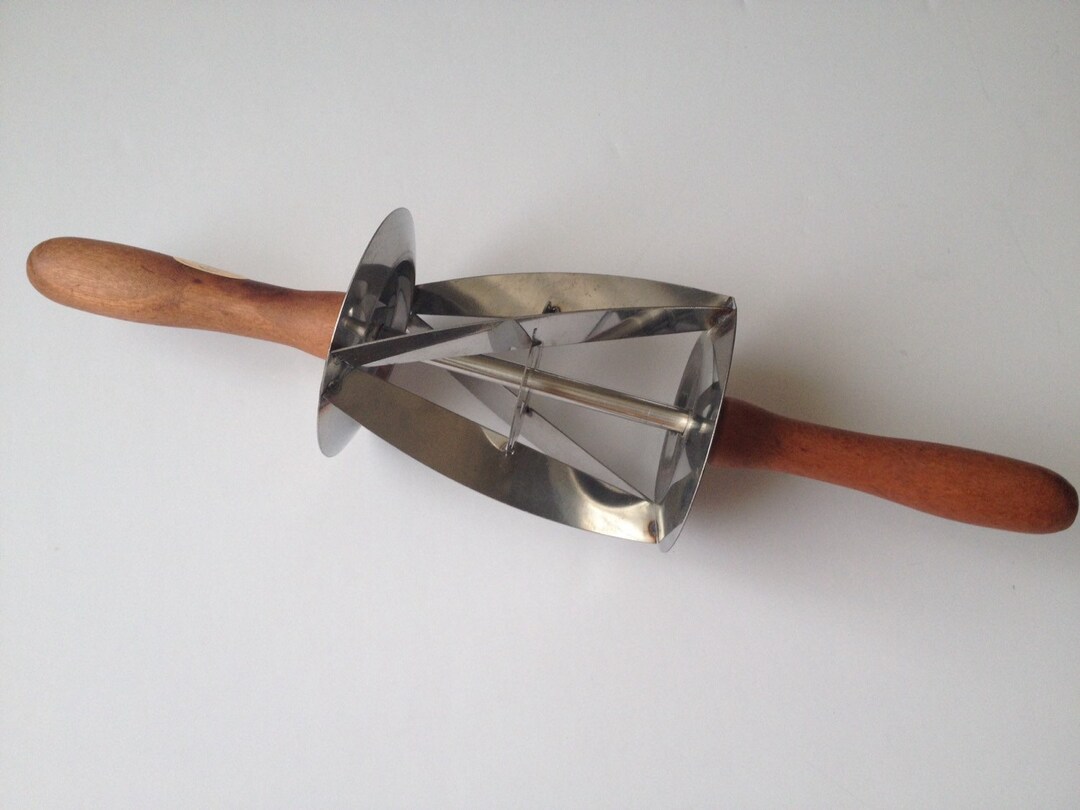 New 1 Pc Small Croissant Cutter Roller Dough Cake Cupcake Pastry Baking ...