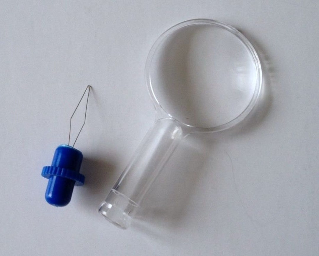 Magnifying Glass With Needle Threader Crafts Sewing Needlework ...