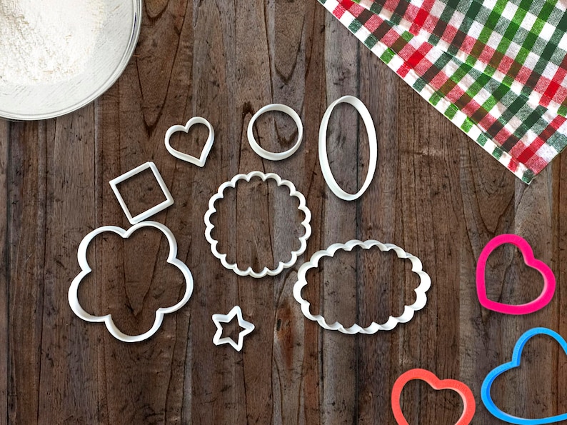 Cookie Cutter Shapes - Scalloped Heart Oval Round Star Square Fondant ...