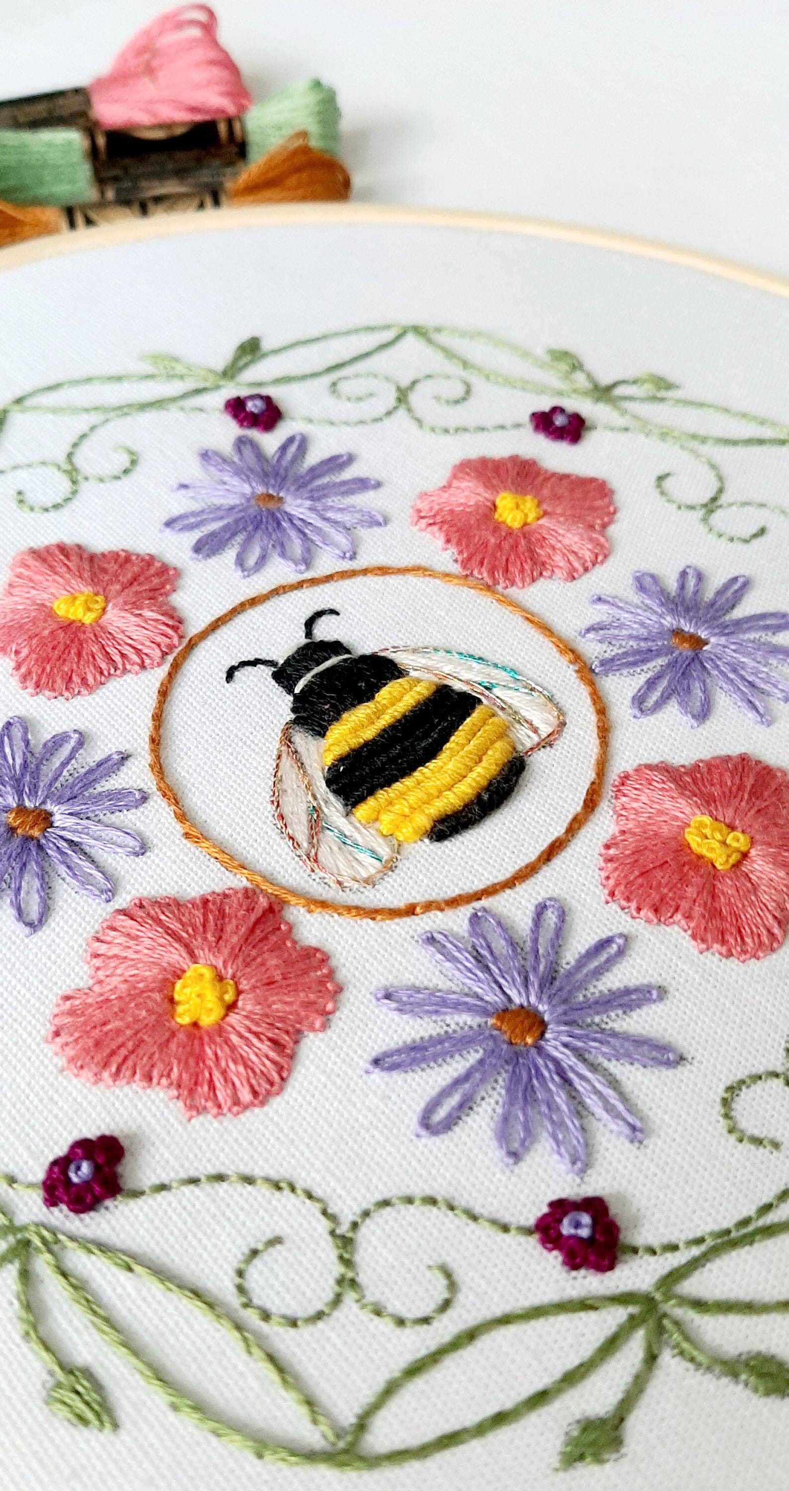 Bumblebee Hoop Embroidery Full DIY Kit DIY Hand Embroidery - Etsy