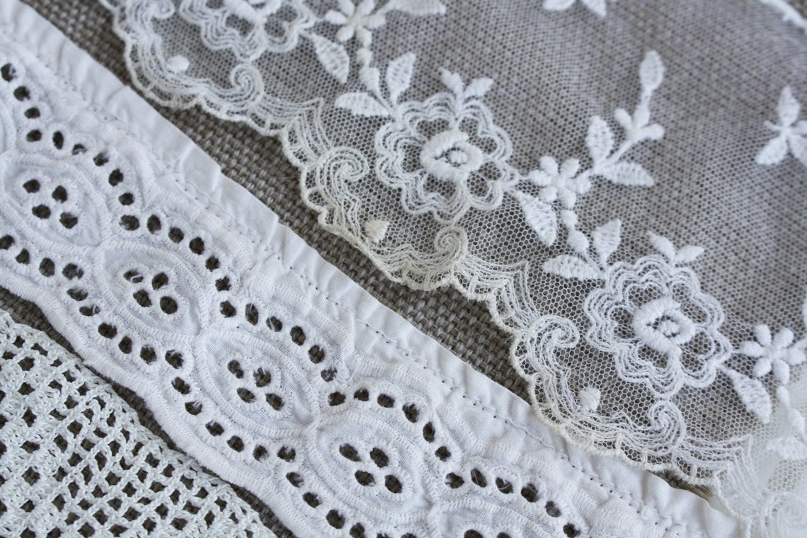 White and off White Lace Scraps Vintage Trim Mix in Various | Etsy