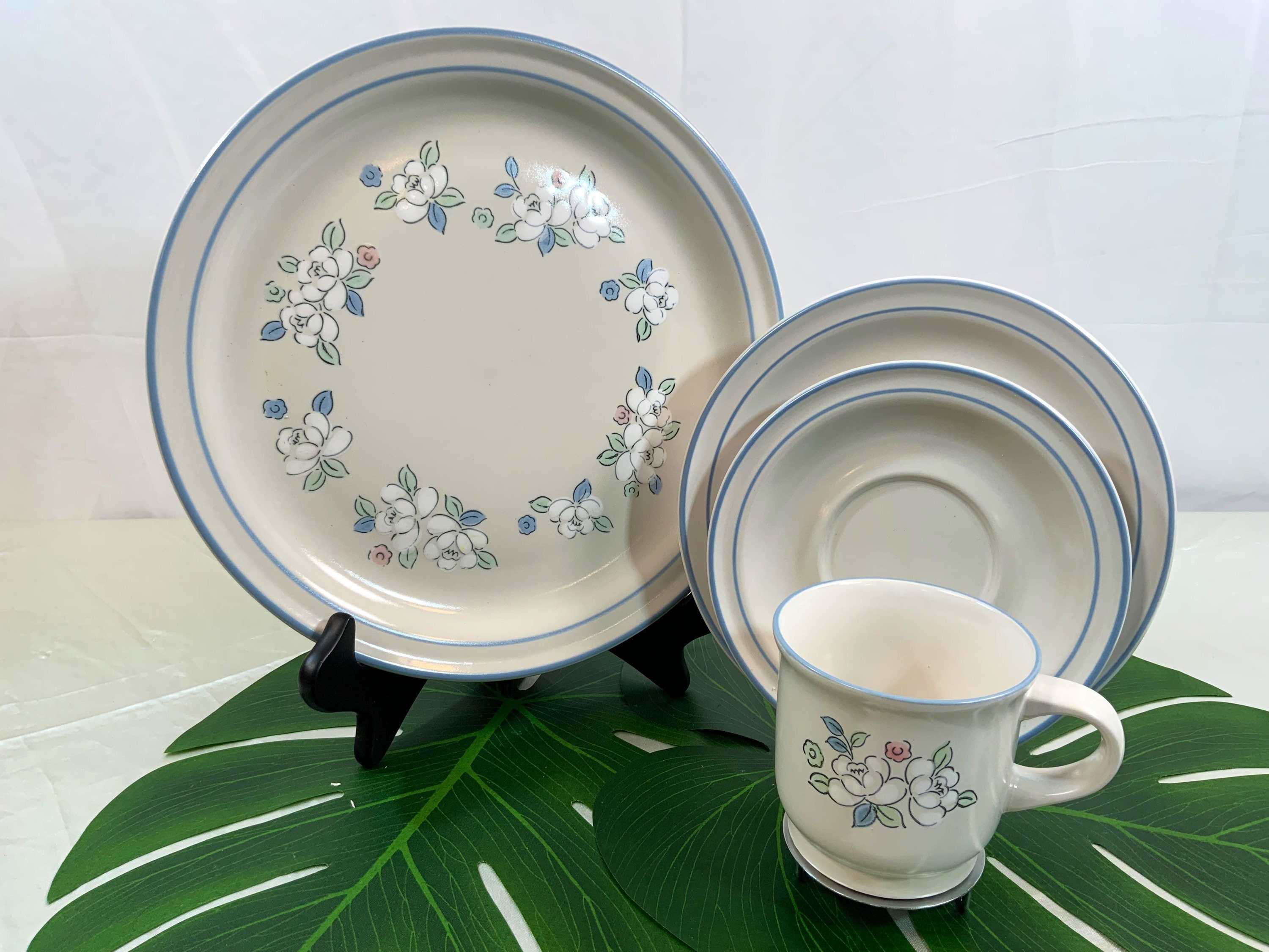 Chantilly Dinnerware Chantilly Placemat Pillow Talk