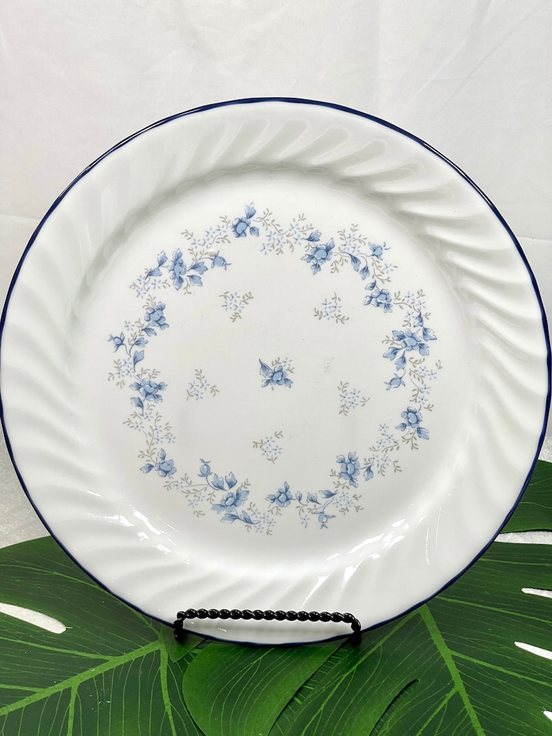 Vintage Corelle Blue Fleur Plate - Dinner or Salad Plate Replacement ...