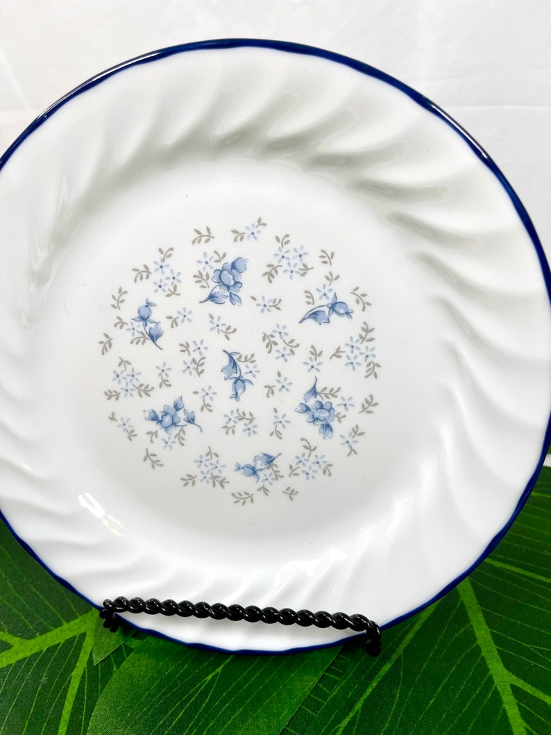 Vintage Corelle Blue Fleur Plate - Dinner or Salad Plate Replacement ...