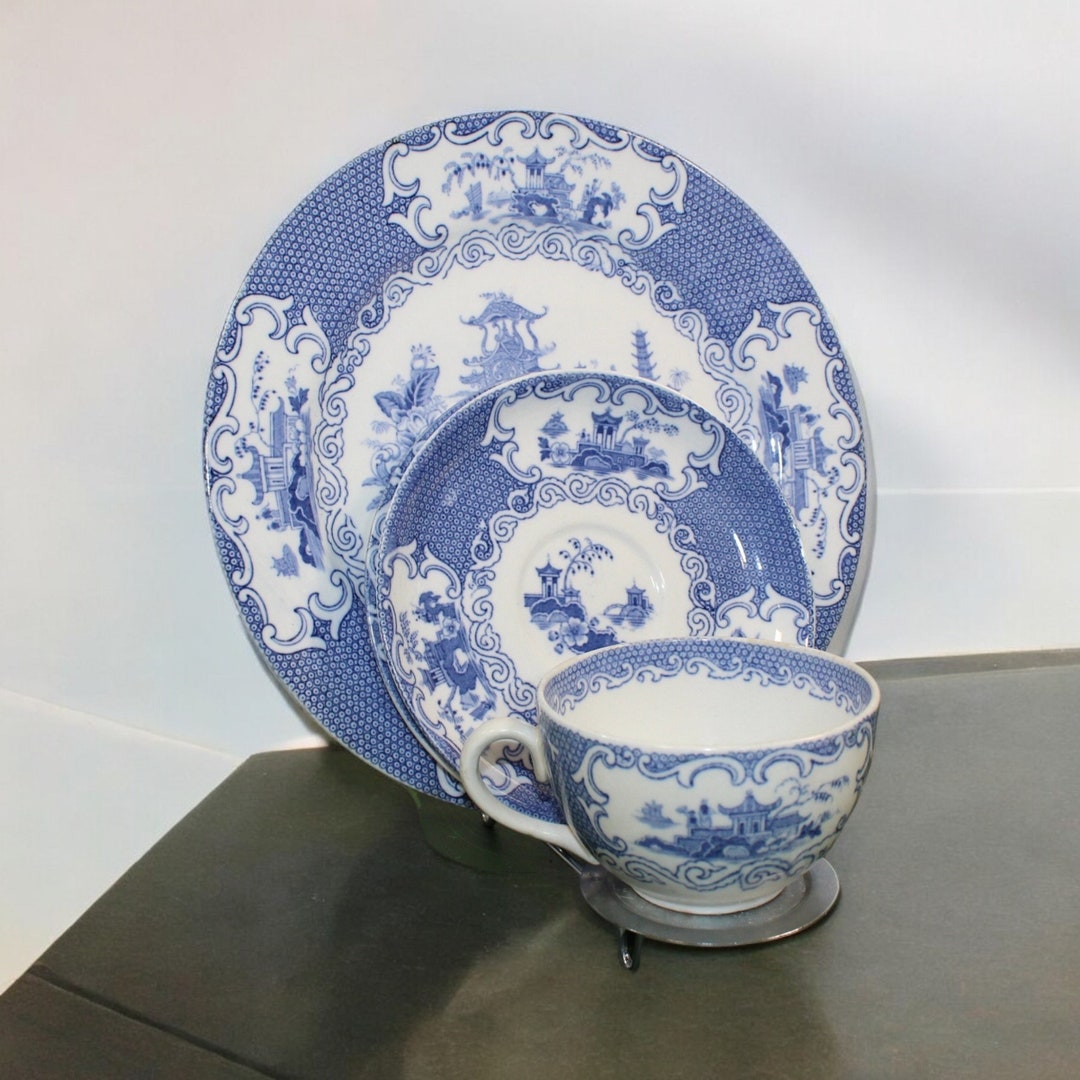 White Blue Tea Set Asian Design 4 Pieces White and Blue Asian Motif by ...
