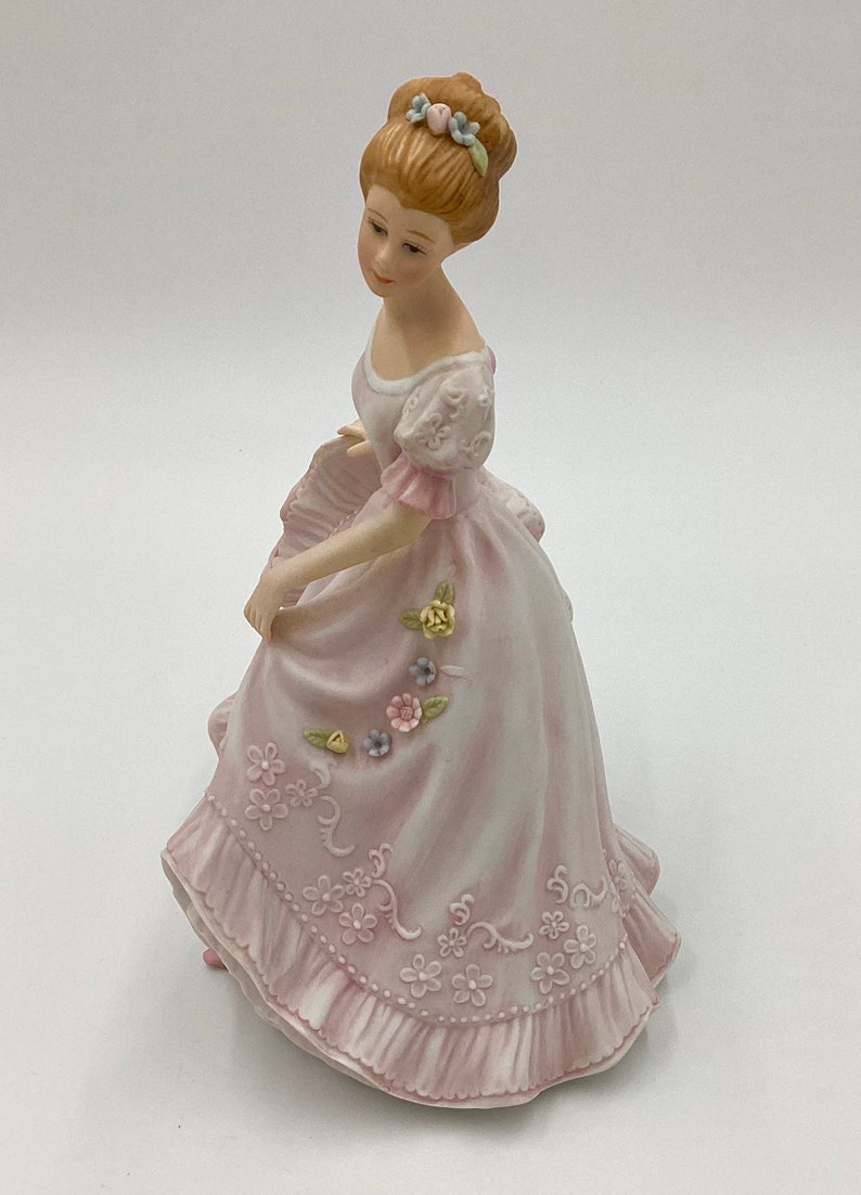 Lady Caroline Girl Figurine by Masterpiece Homco Mexico. 1993 - Etsy