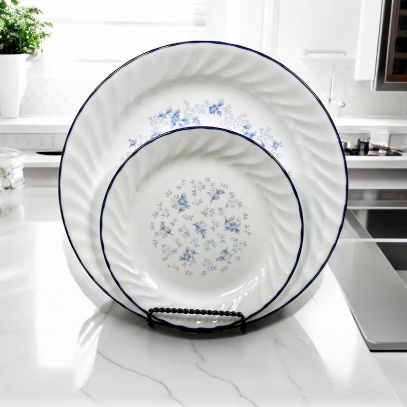 Vintage Corelle Blue Fleur Plate - Dinner or Salad Plate Replacement ...