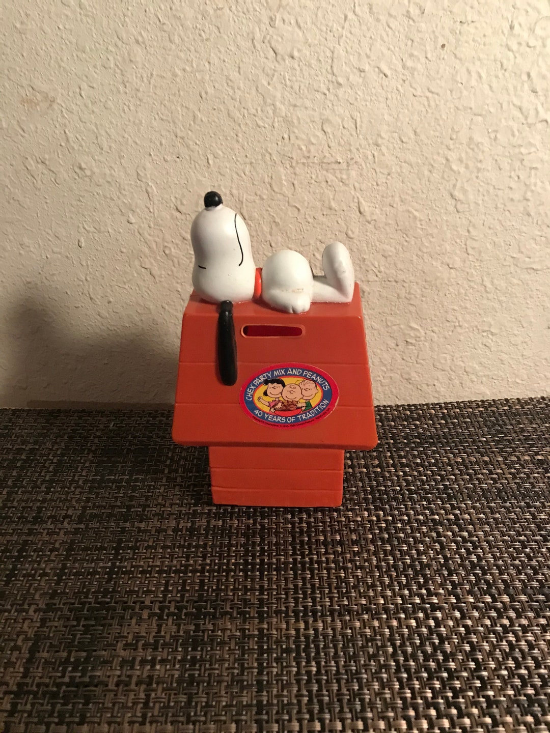Snoopy Doghouse Bank 1960s Advertising Collectible United Feature Syndicate Chex Party Mix ...