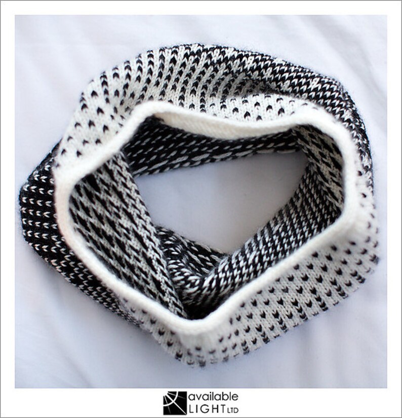 COWL KNITTING PATTERN - Halftone - Etsy