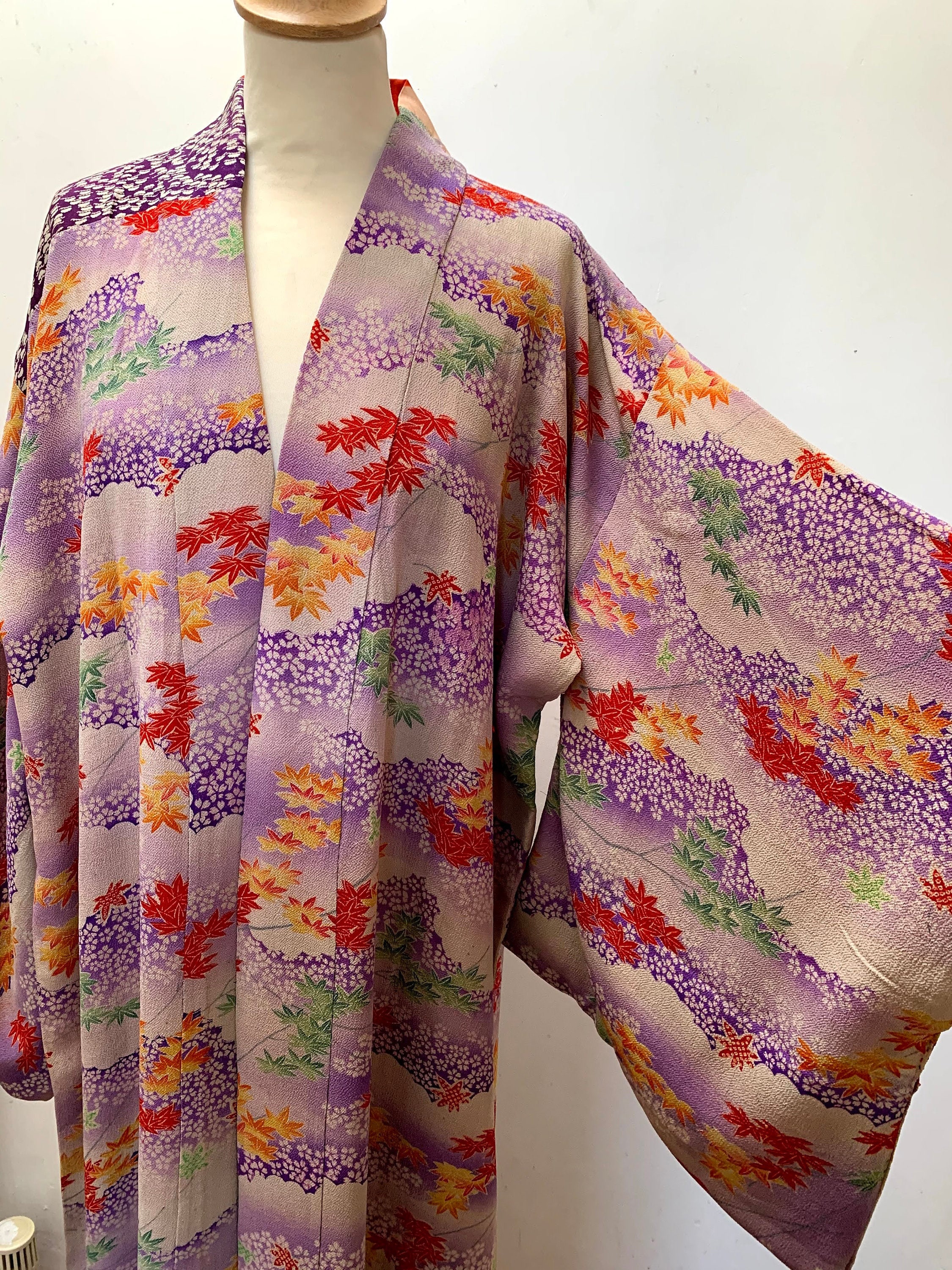 SOLD / Circa 1920-30s Vintage Silk Chirimen Crape Nagajuban Kimono ...