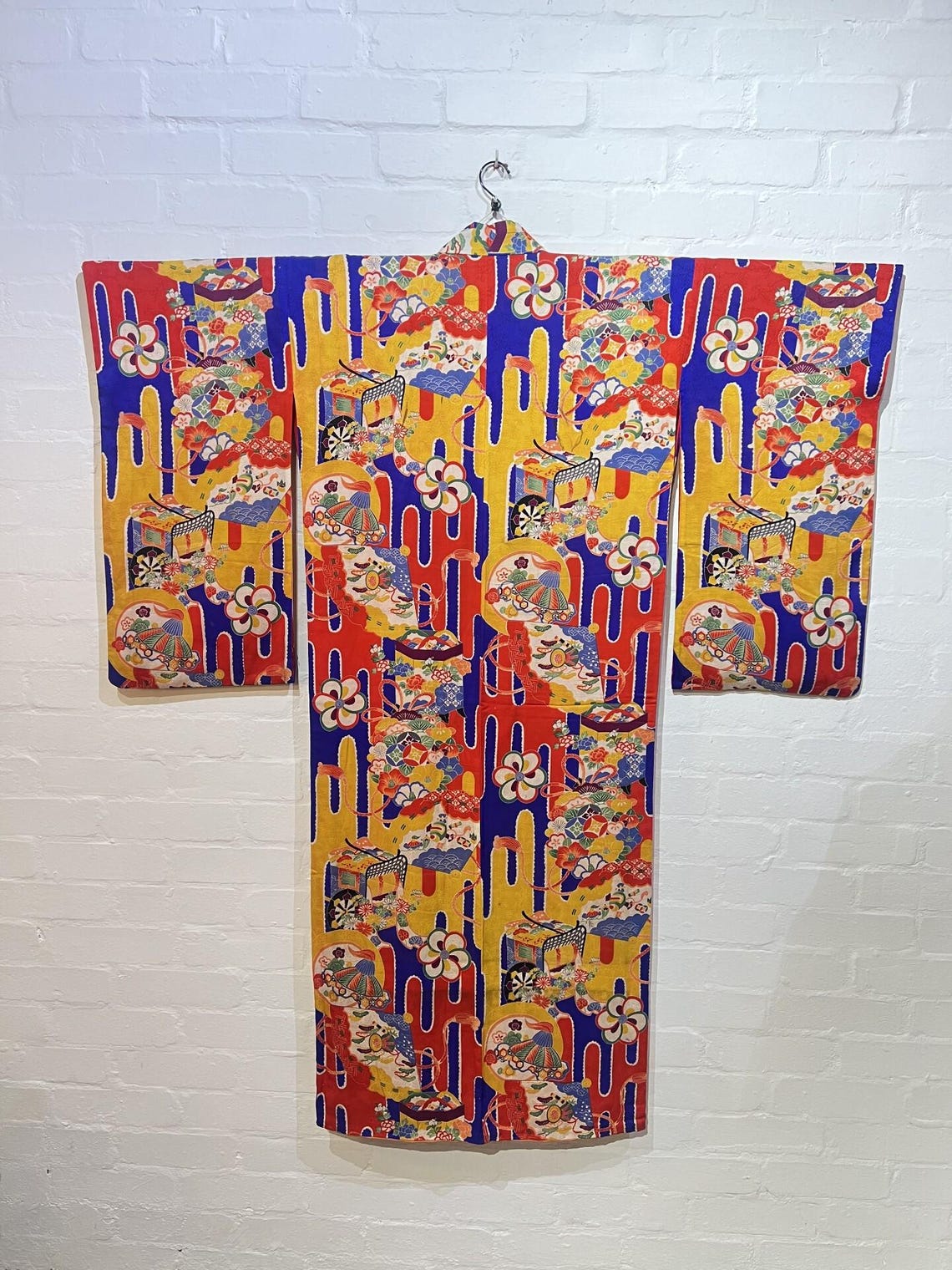 Circa 1920's - 30s Silk Kimono Goshoguruma Fortune Pattern (yellow X ...