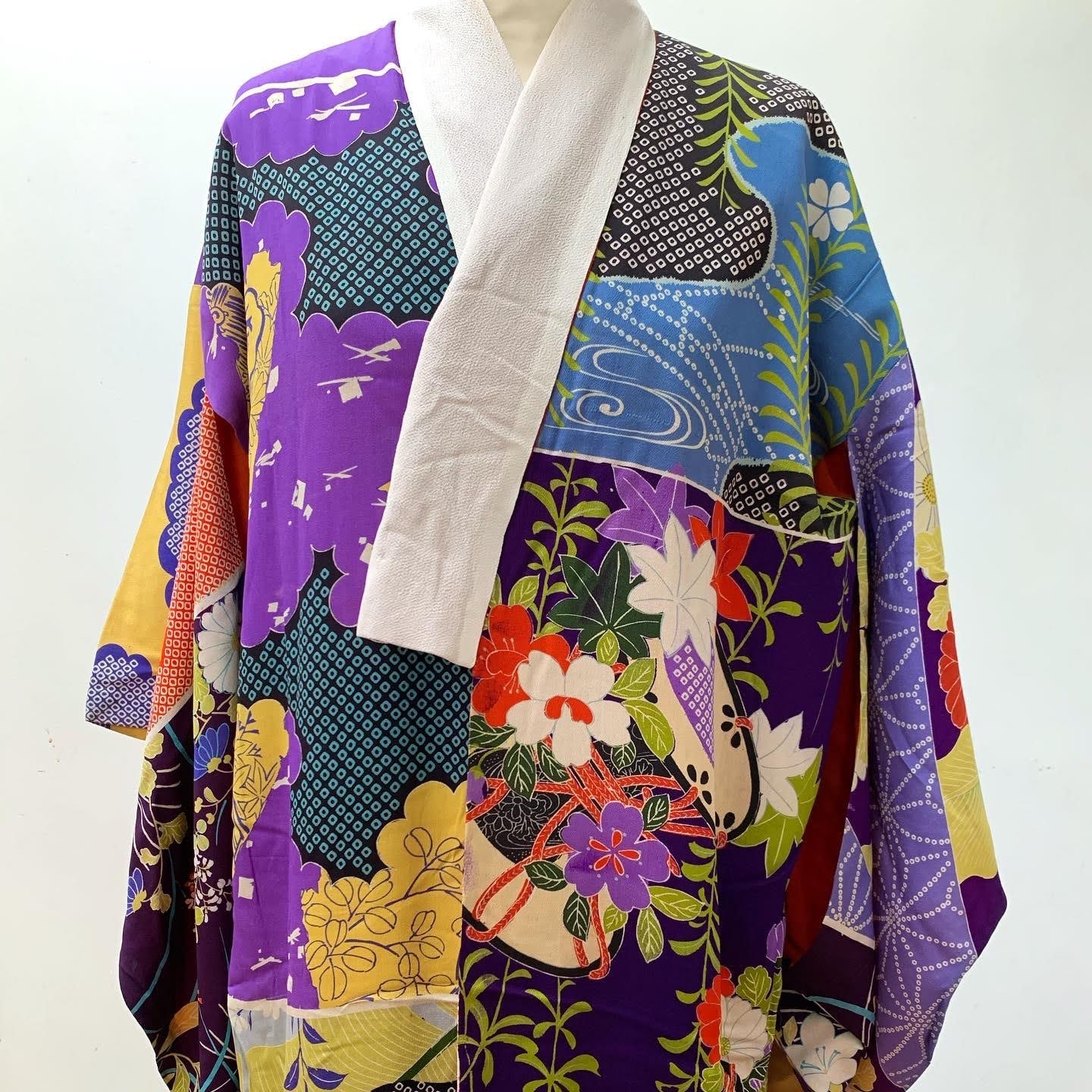 SOLD / 1920-30s Silk Juban Kimono made from Textile Pattern Sample Fabric