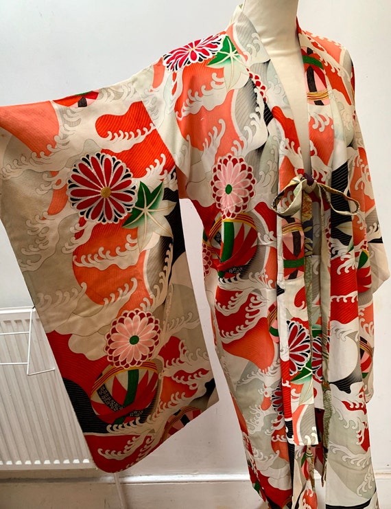 Circa 1920s Vintage Kimono: Sea wave, Chrysanthemums,… - Gem