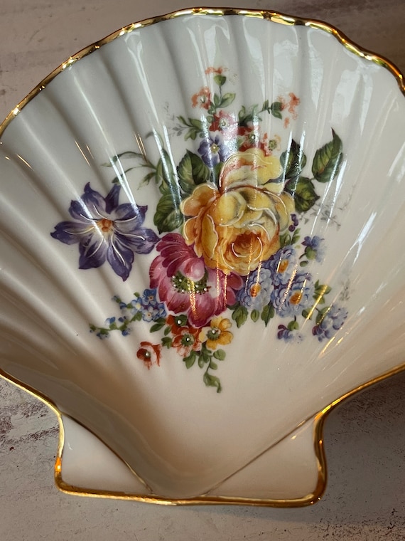 LIMOGES SHELL DISH…Limoges France…Porcelain…Floral…Sc… - Gem