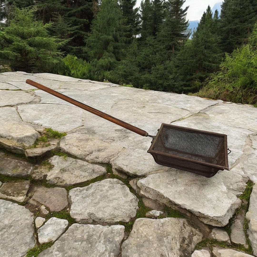 ANTIQUE POPCORN Popper…primitive Wire Basket With Wooden Handle…front ...