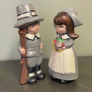 HAND PAINTED Pilgrims…glazed Ceramic…set of 2…fruit Basket and Musket ...