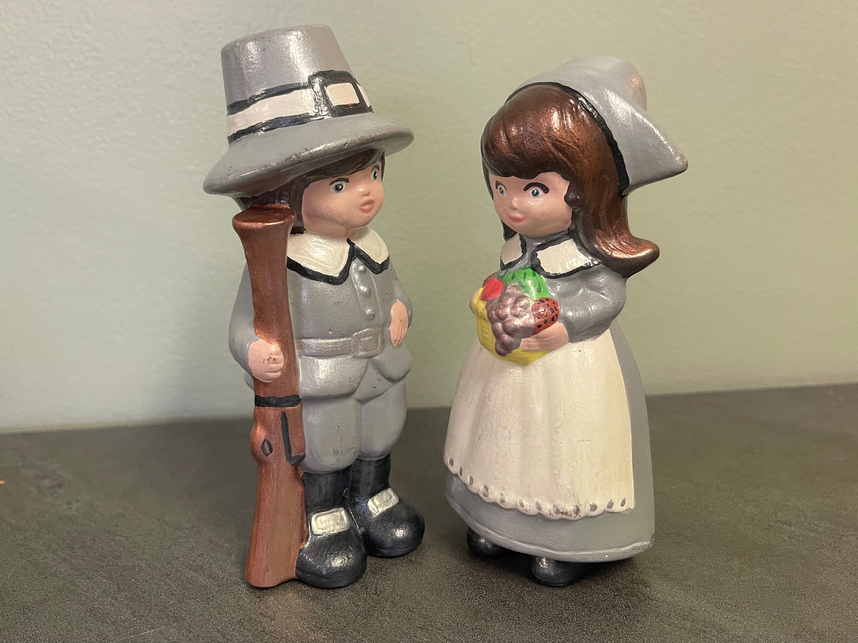 HAND PAINTED Pilgrims…glazed Ceramic…set of 2…fruit Basket and Musket ...