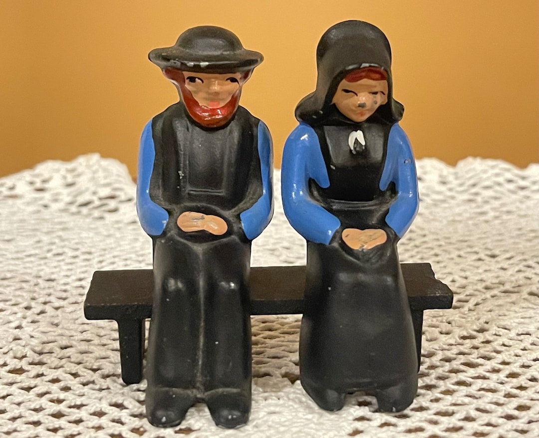 AMISH SALT & PEPPER Shakers…dalecraft…amish Man and Woman Sitting in a ...