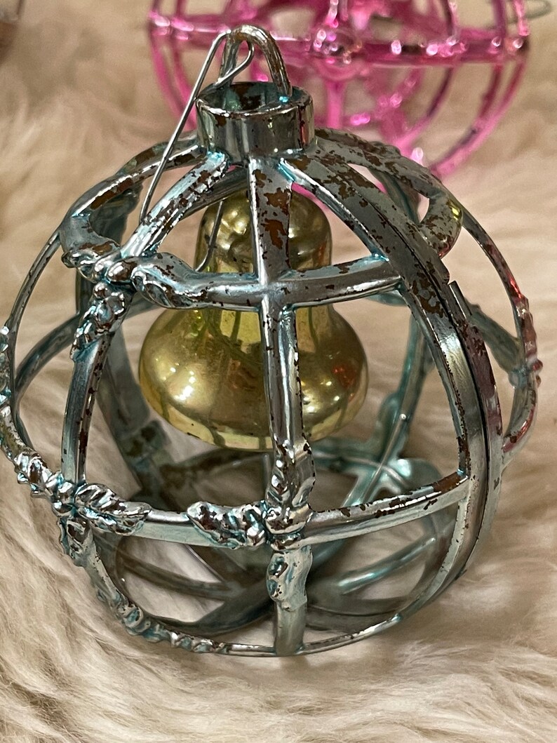 BRADFORD CAGE Ornamentsset of 6caged Filigree Balls Housing - Etsy