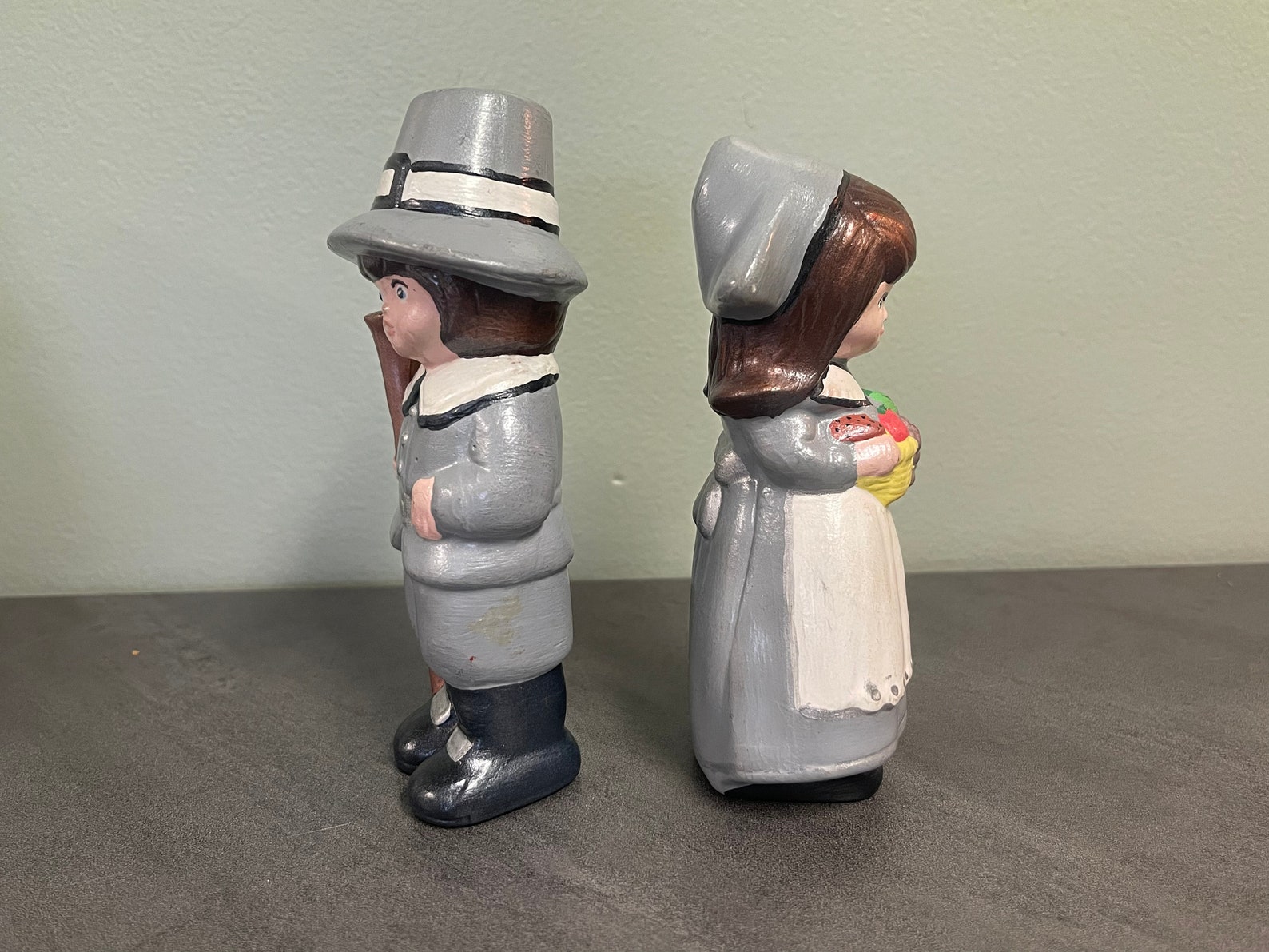 HAND PAINTED Pilgrims…glazed Ceramic…set of 2…fruit Basket and Musket ...