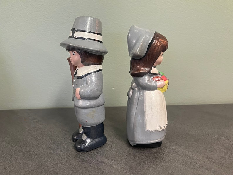 HAND PAINTED Pilgrims…glazed Ceramic…set of 2…fruit Basket and Musket ...